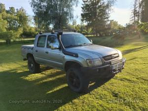 Grey Toyota Hilux 2004 in Paide, with an engine capacity of 2.50 L and mileage of 269 thousand km for 19999 €, photo 7 on AUTOMOTO.COM.LV
