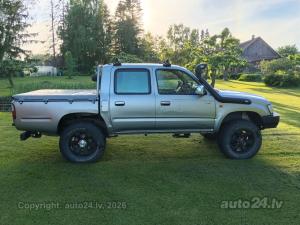 Grey Toyota Hilux 2004 in Paide, with an engine capacity of 2.50 L and mileage of 269 thousand km for 19999 €, photo 9 on AUTOMOTO.COM.LV
