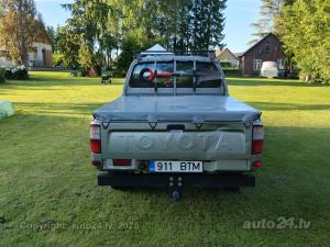 Grey Toyota Hilux 2004 in Paide, with an engine capacity of 2.50 L and mileage of 269 thousand km for 19999 €, photo 11 on AUTOMOTO.COM.LV