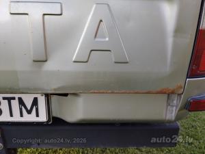 Grey Toyota Hilux 2004 in Paide, with an engine capacity of 2.50 L and mileage of 269 thousand km for 19999 €, photo 14 on AUTOMOTO.COM.LV