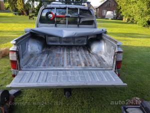 Grey Toyota Hilux 2004 in Paide, with an engine capacity of 2.50 L and mileage of 269 thousand km for 19999 €, photo 27 on AUTOMOTO.COM.LV