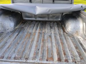 Grey Toyota Hilux 2004 in Paide, with an engine capacity of 2.50 L and mileage of 269 thousand km for 19999 €, photo 28 on AUTOMOTO.COM.LV