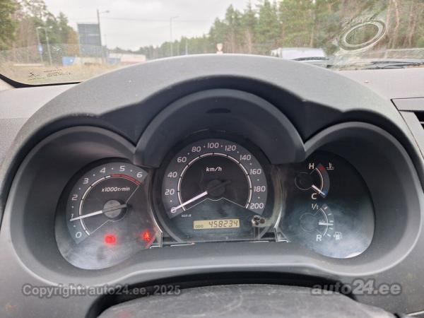 Серый Тойота Хайлюкс 2006 в Таллин, объемом двигателя 2.50 л и пробегом 0 тыс. км за 9700 €, фото 11 на AUTOMOTO.COM.LV
