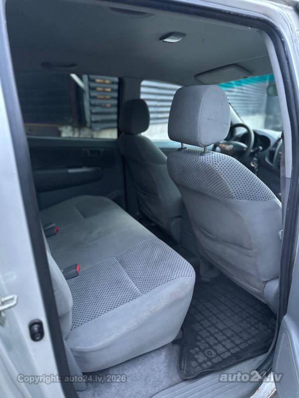 Grey Toyota Hilux 2007 in Tallinn, with an engine capacity of 2.50 L and mileage of 0 thousand km for 7500 €, photo 11 on AUTOMOTO.COM.LV