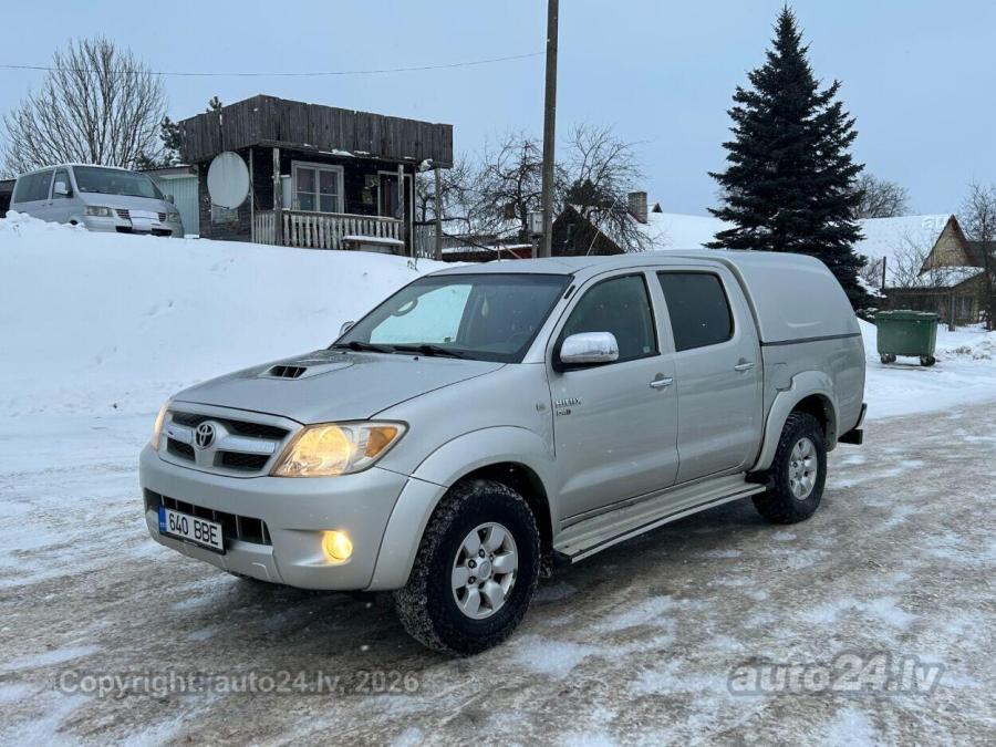 Grey Toyota Hilux 2008 in Valga, with an engine capacity of 2.50 L and mileage of 320 thousand km for 7490 €, photo 1 on AUTOMOTO.COM.LV