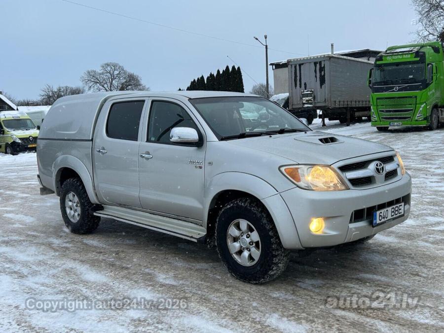 Grey Toyota Hilux 2008 in Valga, with an engine capacity of 2.50 L and mileage of 320 thousand km for 7490 €, photo 2 on AUTOMOTO.COM.LV