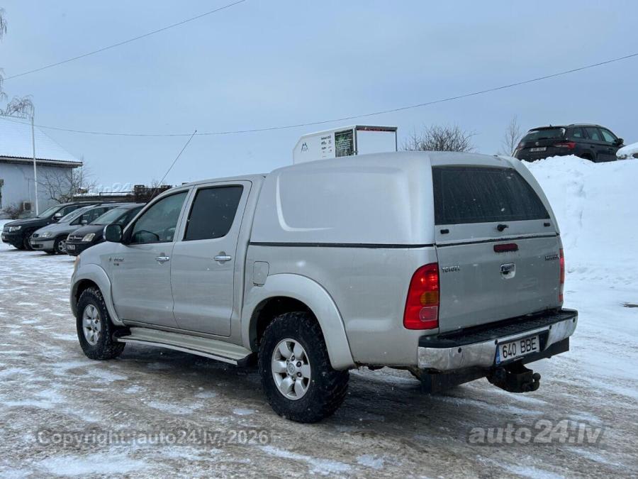 Grey Toyota Hilux 2008 in Valga, with an engine capacity of 2.50 L and mileage of 320 thousand km for 7490 €, photo 4 on AUTOMOTO.COM.LV