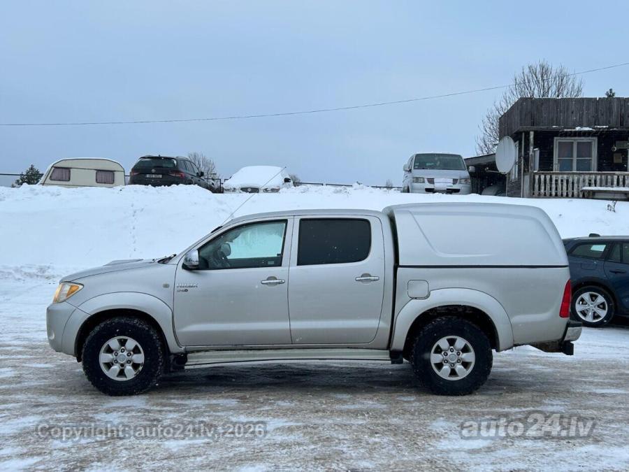 Grey Toyota Hilux 2008 in Valga, with an engine capacity of 2.50 L and mileage of 320 thousand km for 7490 €, photo 6 on AUTOMOTO.COM.LV