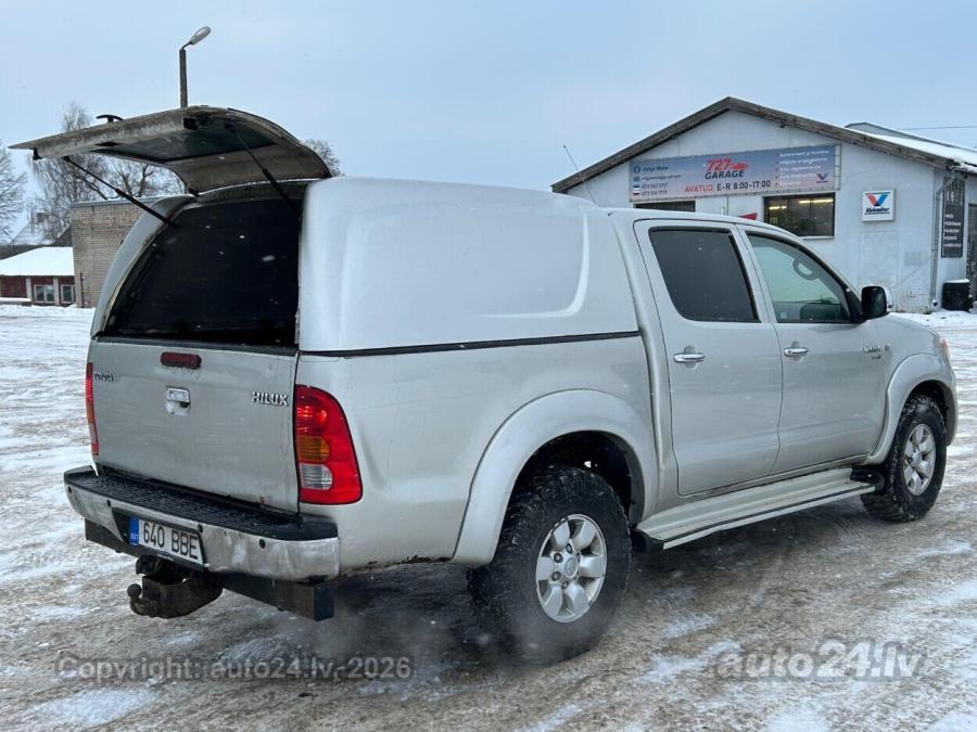 Grey Toyota Hilux 2008 in Valga, with an engine capacity of 2.50 L and mileage of 320 thousand km for 7490 €, photo 8 on AUTOMOTO.COM.LV