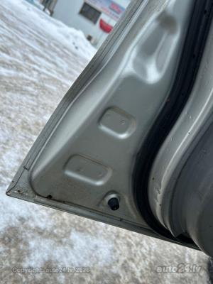 Grey Toyota Hilux 2008 in Valga, with an engine capacity of 2.50 L and mileage of 320 thousand km for 7490 €, photo 9 on AUTOMOTO.COM.LV