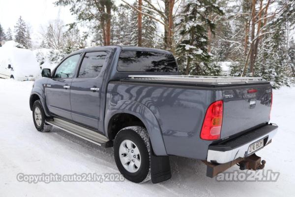 Grey Toyota Hilux 2010 in Rakvere, with an engine capacity of 2.50 L and mileage of 289 thousand km for 11000 €, photo 4 on AUTOMOTO.COM.LV