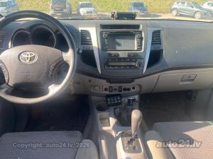 Pelēks Toyota Hilux 2011 Tallina, ar dzinēja tilpumu 3.00 L un nobraukumu 487 tūkst. km par 10900 €, foto 4 vietnē AUTOMOTO.COM.LV