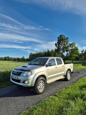 Grey Toyota Hilux 2012 in Rapla, with an engine capacity of 3.00 L and mileage of 279 thousand km for 16600 €, photo  on AUTOMOTO.COM.LV
