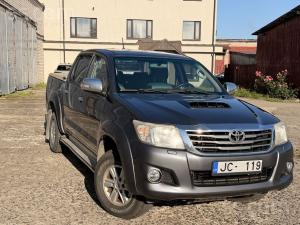 Pelēks Toyota Hilux 2012 Liepāja, ar dzinēja tilpumu 2.50 L un nobraukumu 445 tūkst. km par 13000 €, foto 3 vietnē AUTOMOTO.COM.LV