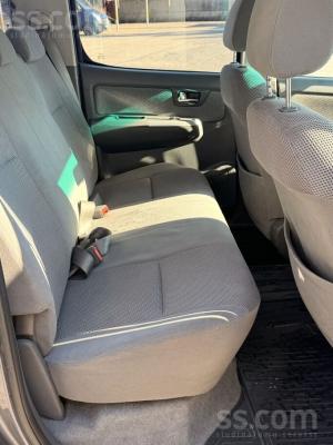 Pelēks Toyota Hilux 2012 Liepāja, ar dzinēja tilpumu 2.50 L un nobraukumu 445 tūkst. km par 13000 €, foto 7 vietnē AUTOMOTO.COM.LV