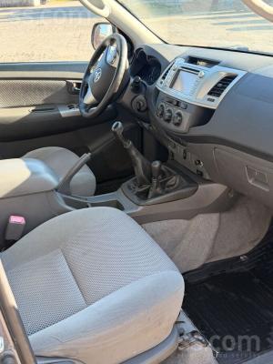 Pelēks Toyota Hilux 2012 Liepāja, ar dzinēja tilpumu 2.50 L un nobraukumu 445 tūkst. km par 13000 €, foto 8 vietnē AUTOMOTO.COM.LV