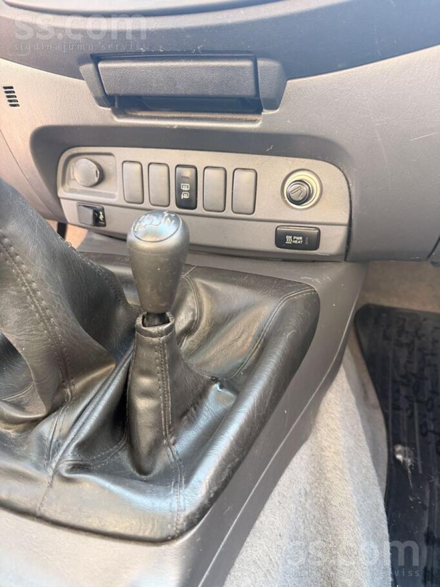 Pelēks Toyota Hilux 2012 Liepāja, ar dzinēja tilpumu 2.50 L un nobraukumu 445 tūkst. km par 13000 €, foto 9 vietnē AUTOMOTO.COM.LV