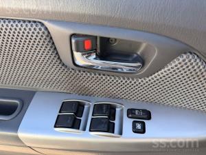 Pelēks Toyota Hilux 2012 Liepāja, ar dzinēja tilpumu 2.50 L un nobraukumu 445 tūkst. km par 13000 €, foto 10 vietnē AUTOMOTO.COM.LV