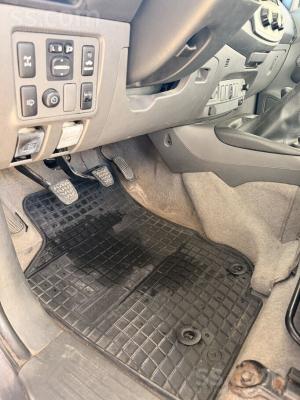 Pelēks Toyota Hilux 2012 Liepāja, ar dzinēja tilpumu 2.50 L un nobraukumu 445 tūkst. km par 13000 €, foto 11 vietnē AUTOMOTO.COM.LV