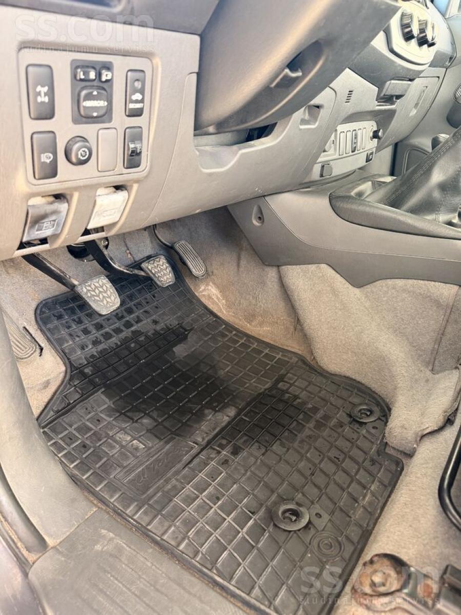 Pelēks Toyota Hilux 2012 Liepāja, ar dzinēja tilpumu 2.50 L un nobraukumu 445 tūkst. km par 13000 €, foto 11 vietnē AUTOMOTO.COM.LV