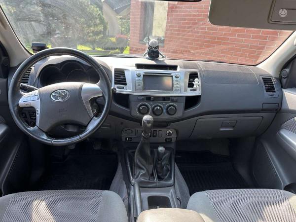 Pelēks Toyota Hilux 2012 Kauņa, ar dzinēja tilpumu 2.49 L un nobraukumu 243 tūkst. km par 12900 €, foto 10 vietnē AUTOMOTO.COM.LV