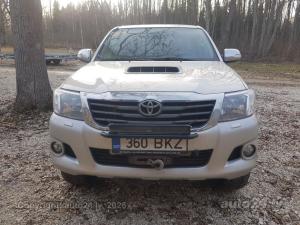 Pelēks Toyota Hilux 2013 Viljandi, ar dzinēja tilpumu 2.50 L un nobraukumu 230 tūkst. km par 19900 €, foto  vietnē AUTOMOTO.COM.LV