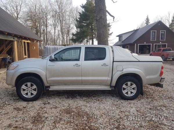 Pelēks Toyota Hilux 2013 Viljandi, ar dzinēja tilpumu 2.50 L un nobraukumu 230 tūkst. km par 19900 €, foto 2 vietnē AUTOMOTO.COM.LV