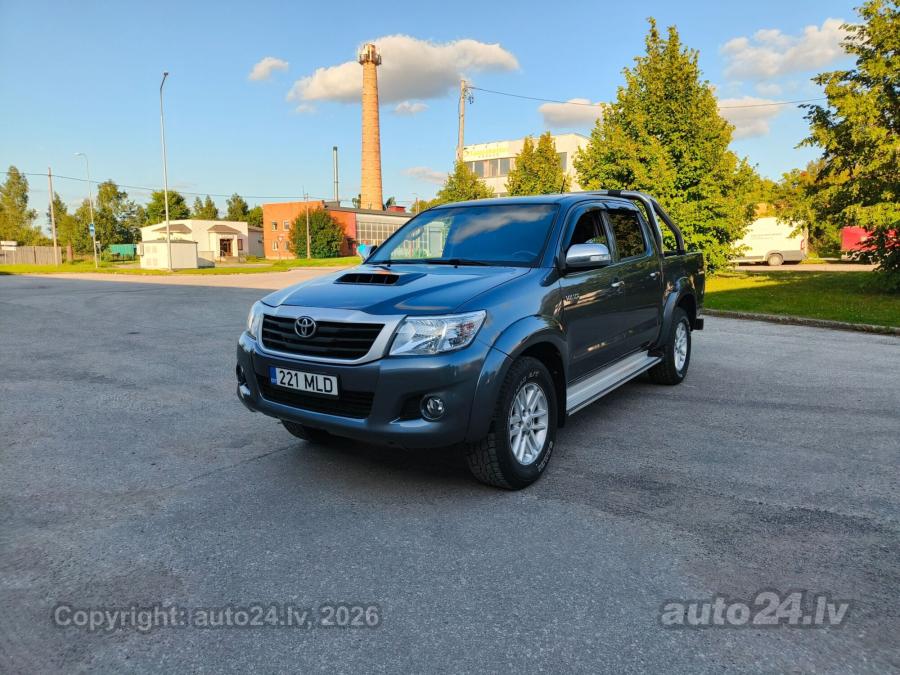 Pelēks Toyota Hilux 2013 Elva, ar dzinēja tilpumu 2.50 L un nobraukumu 316 tūkst. km par 13950 €, foto 1 vietnē AUTOMOTO.COM.LV