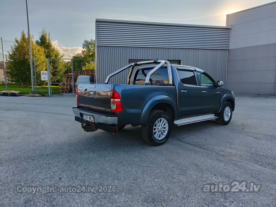Pelēks Toyota Hilux 2013 Elva, ar dzinēja tilpumu 2.50 L un nobraukumu 316 tūkst. km par 13950 €, foto 4 vietnē AUTOMOTO.COM.LV