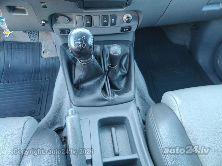 Pelēks Toyota Hilux 2013 Elva, ar dzinēja tilpumu 2.50 L un nobraukumu 316 tūkst. km par 13950 €, foto 14 vietnē AUTOMOTO.COM.LV