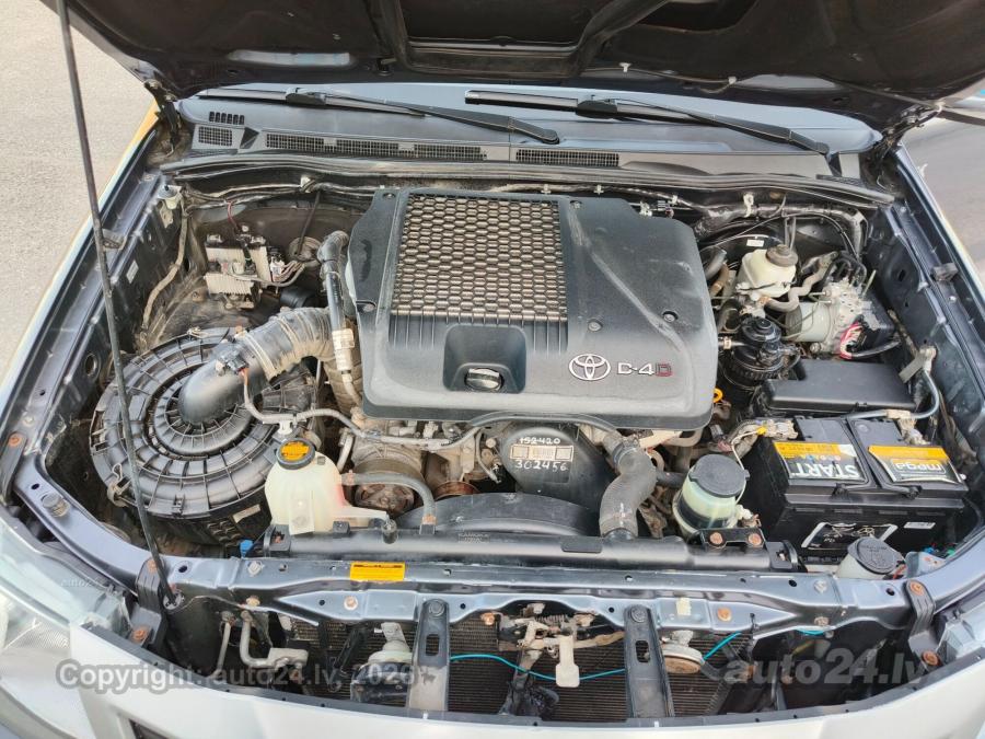 Pelēks Toyota Hilux 2013 Elva, ar dzinēja tilpumu 2.50 L un nobraukumu 316 tūkst. km par 13950 €, foto 24 vietnē AUTOMOTO.COM.LV