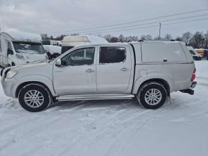 Grey Toyota Hilux 2014 in Siauliai, with an engine capacity of 3.00 L and mileage of 236 thousand km for 14450 €, photo 3 on AUTOMOTO.COM.LV