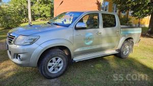 Pelēks Toyota Hilux 2014 Preiļi, ar dzinēja tilpumu 2.50 L un nobraukumu 480 tūkst. km par 13000 €, foto 3 vietnē AUTOMOTO.COM.LV