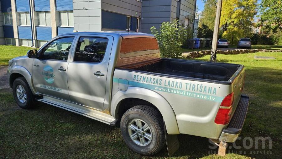 Pelēks Toyota Hilux 2014 Preiļi, ar dzinēja tilpumu 2.50 L un nobraukumu 480 tūkst. km par 13000 €, foto 4 vietnē AUTOMOTO.COM.LV