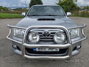 Pelēks Toyota Hilux 2015 Rakvere, ar dzinēja tilpumu 2.50 L un nobraukumu 288 tūkst. km par 18300 €, foto  vietnē AUTOMOTO.COM.LV
