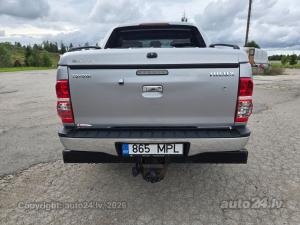 Pelēks Toyota Hilux 2015 Rakvere, ar dzinēja tilpumu 2.50 L un nobraukumu 288 tūkst. km par 18300 €, foto 3 vietnē AUTOMOTO.COM.LV