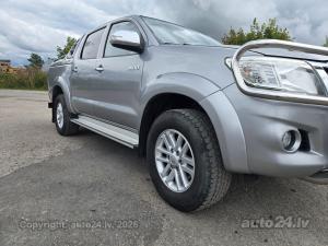 Pelēks Toyota Hilux 2015 Rakvere, ar dzinēja tilpumu 2.50 L un nobraukumu 288 tūkst. km par 18300 €, foto 4 vietnē AUTOMOTO.COM.LV