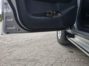Pelēks Toyota Hilux 2015 Rakvere, ar dzinēja tilpumu 2.50 L un nobraukumu 288 tūkst. km par 18300 €, foto 6 vietnē AUTOMOTO.COM.LV