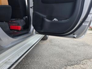 Pelēks Toyota Hilux 2015 Rakvere, ar dzinēja tilpumu 2.50 L un nobraukumu 288 tūkst. km par 18300 €, foto 9 vietnē AUTOMOTO.COM.LV