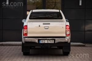 Grey Toyota Hilux 2016 in Riga, with an engine capacity of 3.00 L and mileage of 0 thousand km for 16300 €, photo 5 on AUTOMOTO.COM.LV