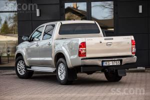 Grey Toyota Hilux 2016 in Riga, with an engine capacity of 3.00 L and mileage of 0 thousand km for 16300 €, photo 6 on AUTOMOTO.COM.LV
