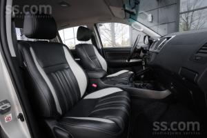 Grey Toyota Hilux 2016 in Riga, with an engine capacity of 3.00 L and mileage of 0 thousand km for 16300 €, photo 12 on AUTOMOTO.COM.LV