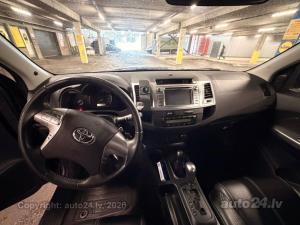 Grey Toyota Hilux 2016 in Tallinn, with an engine capacity of 3.00 L and mileage of 139 thousand km for 27000 €, photo 10 on AUTOMOTO.COM.LV