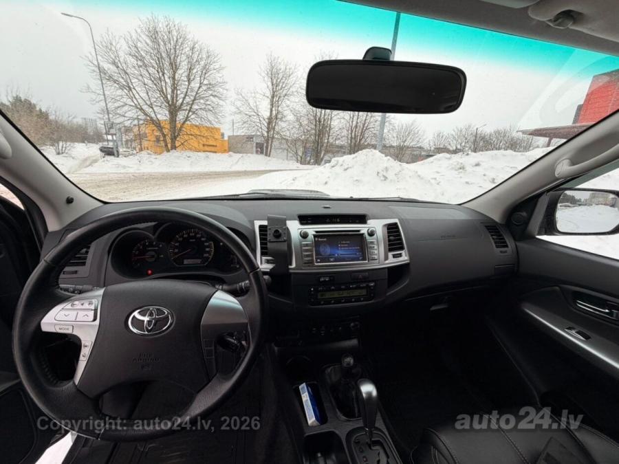 Grey Toyota Hilux 2016 in Tallinn, with an engine capacity of 3.00 L and mileage of 139 thousand km for 27000 €, photo 15 on AUTOMOTO.COM.LV