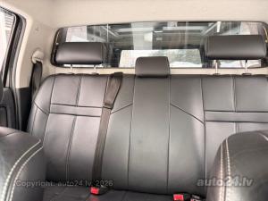 Grey Toyota Hilux 2016 in Tallinn, with an engine capacity of 3.00 L and mileage of 139 thousand km for 27000 €, photo 17 on AUTOMOTO.COM.LV