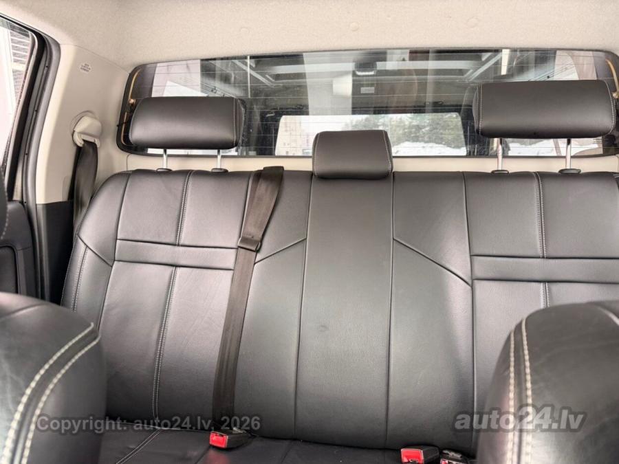 Grey Toyota Hilux 2016 in Tallinn, with an engine capacity of 3.00 L and mileage of 139 thousand km for 27000 €, photo 17 on AUTOMOTO.COM.LV