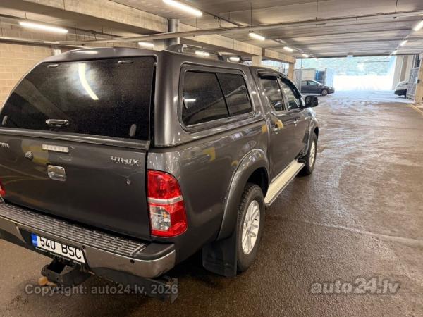 Grey Toyota Hilux 2016 in Tallinn, with an engine capacity of 3.00 L and mileage of 139 thousand km for 27000 €, photo 7 on AUTOMOTO.COM.LV