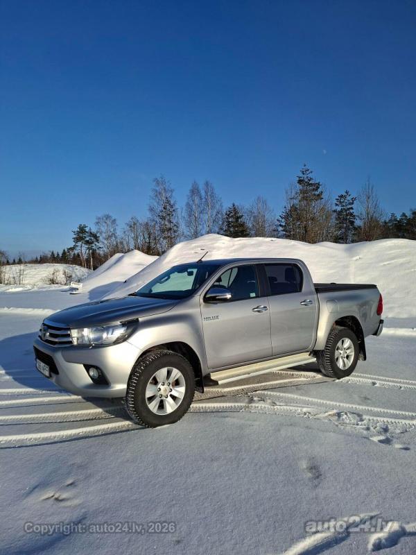 Grey Toyota Hilux 2017 in Tallinn, with an engine capacity of 2.40 L and mileage of 203 thousand km for 22900 €, photo 3 on AUTOMOTO.COM.LV