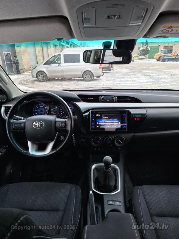 Grey Toyota Hilux 2017 in Tallinn, with an engine capacity of 2.40 L and mileage of 203 thousand km for 22900 €, photo 6 on AUTOMOTO.COM.LV