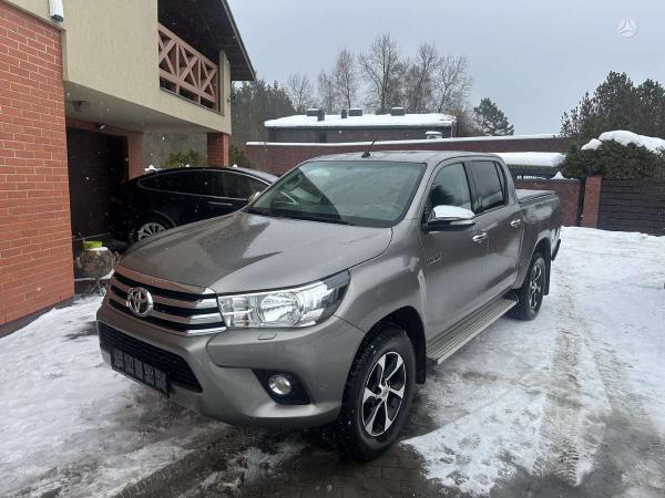 Pelēks Toyota Hilux 2017 Kauņa, ar dzinēja tilpumu 2.40 L un nobraukumu 220 tūkst. km par 18950 €, foto 1 vietnē AUTOMOTO.COM.LV